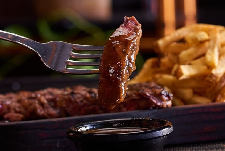 يومك كلو لحمة وفراخ في Coco و Kazlak...